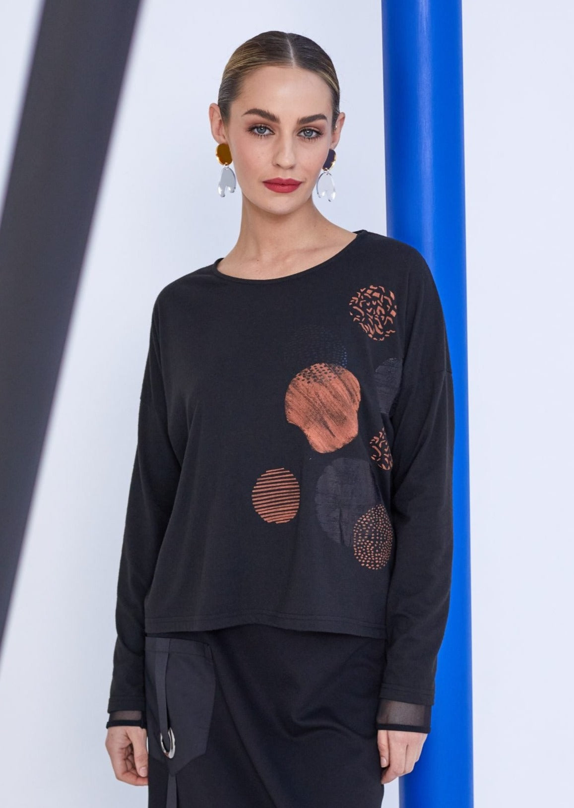 Spot Placement Print Top - Black/spice